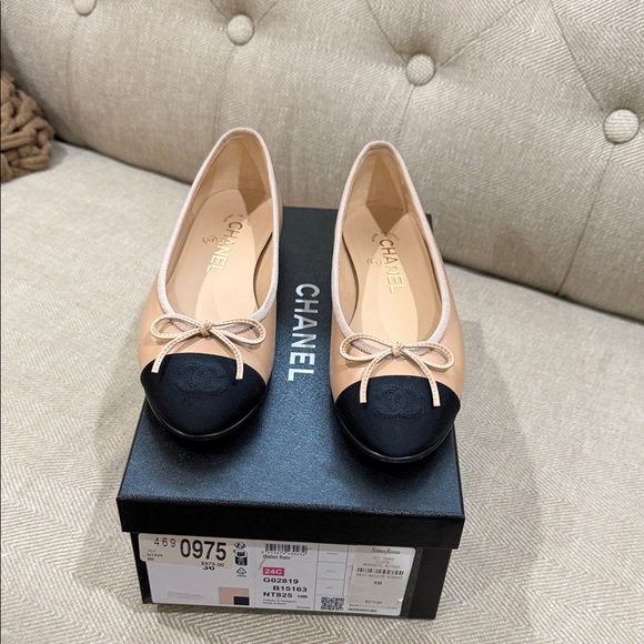 CHANEL | Shoes | Chanel Twotone Beige And Black Flats | Poshmark